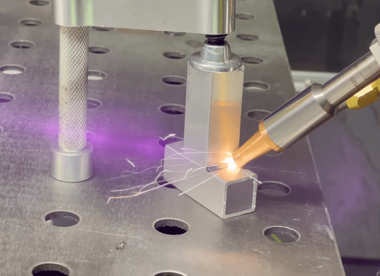 Soudage Laser Manuel : Guide Technique Complet | Rocdacier